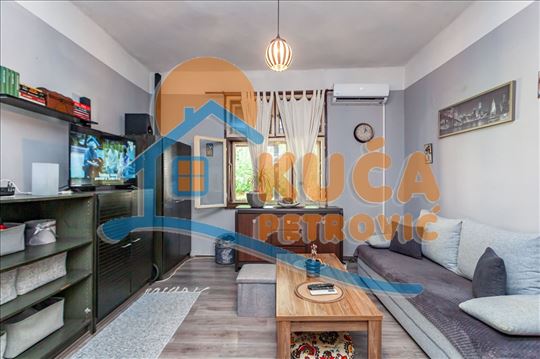 Kuća u centru grada, 68 m2, plac 174 m2