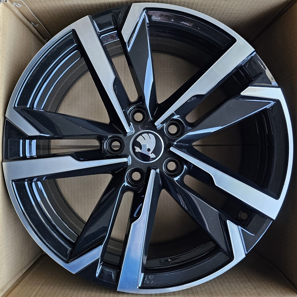 ALU FELNE
7J x17 ET46 5X112