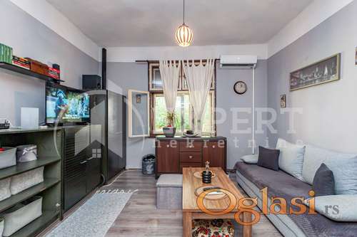 Kuća u centru grada, 68 m2, plac 174 m2