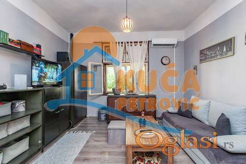 Kuća u centru grada, 68 m2, plac 174 m2