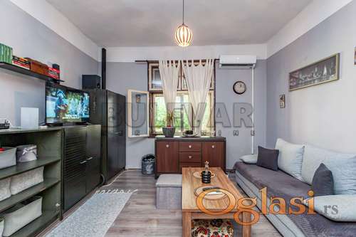 Kuća u centru grada, 68 m2, plac 174 m2