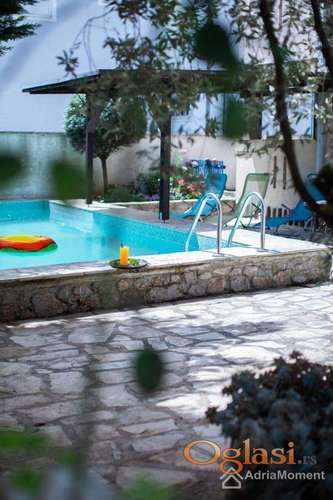 Kuća s 5 apartmana u Krimovici - Bazen