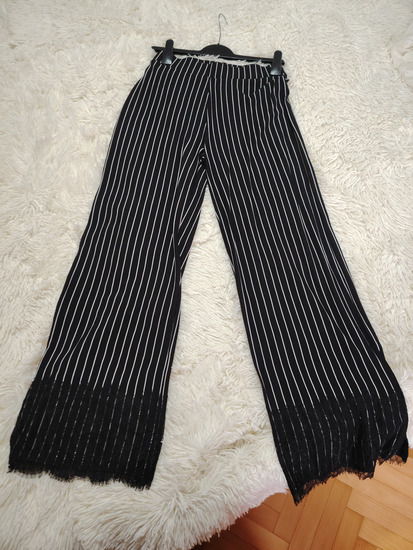 Zara pantalone nove