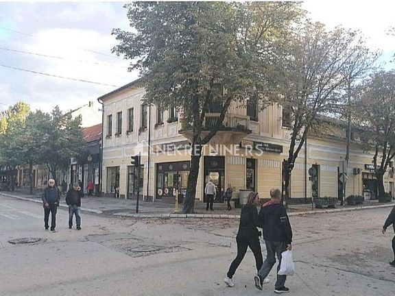 Centar 372m2 lokal ID 13865-1