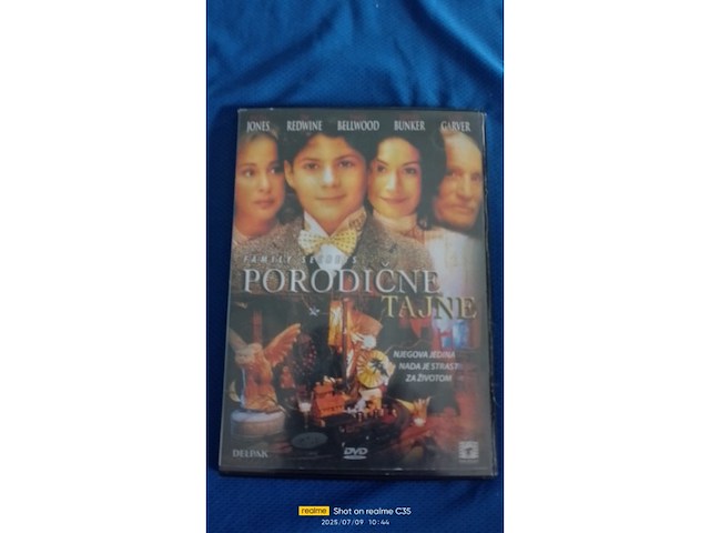 DVD STRANI FILM - PORODICNE TAJNE