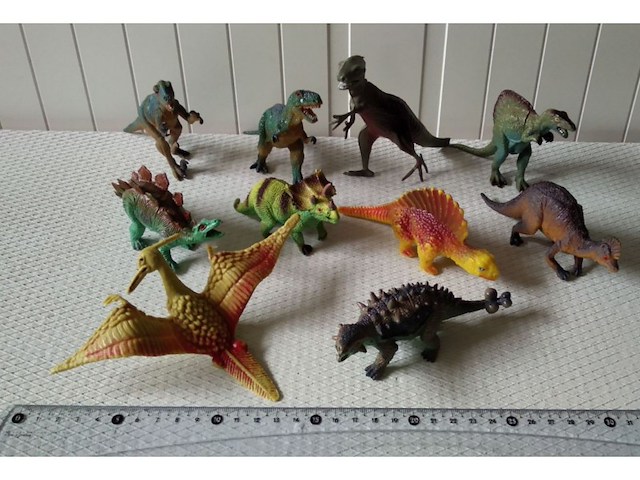 (I) Plastične figurice - Dinosaurusi - set od 10 komada