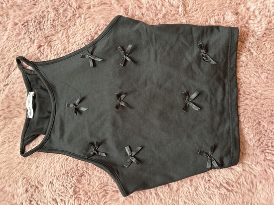 Bershka top sa masnicama