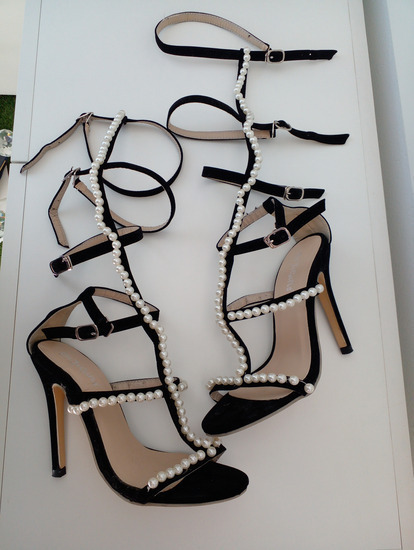 Crne sandale 36