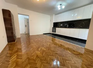 Prodaja Stan - Novi Sad, Cara Dušana - Adamovićevo naselje - Futoška
