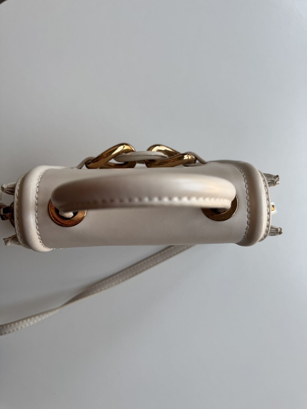 Elegantna torbica, Zara