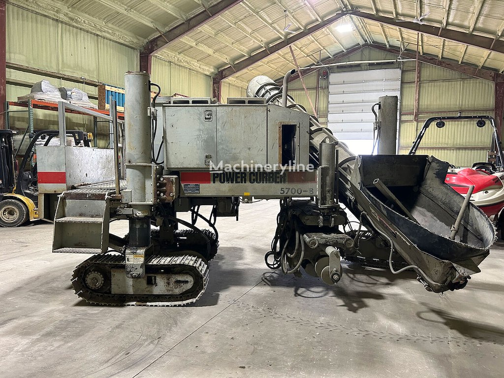 Power Curber 5700B asfaltni finišer guseničar