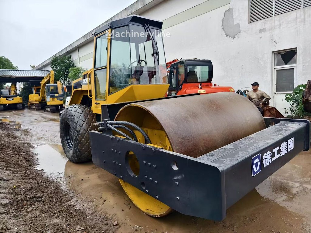 XCMG YZ14S kompaktor s jednim valjkom