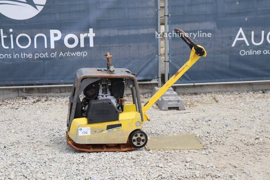 Prodaje se Neuson DPU3050 vibro ploču na aukciji