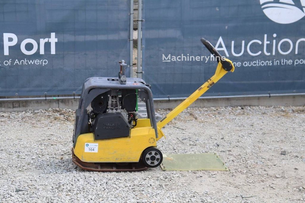 Prodaje se Neuson DPU3050 vibro ploču na aukciji