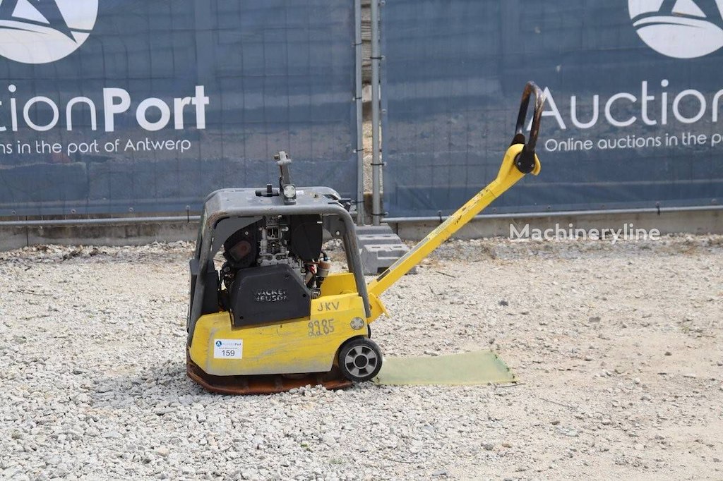 Prodaje se Neuson DPU3050 vibro ploču na aukciji