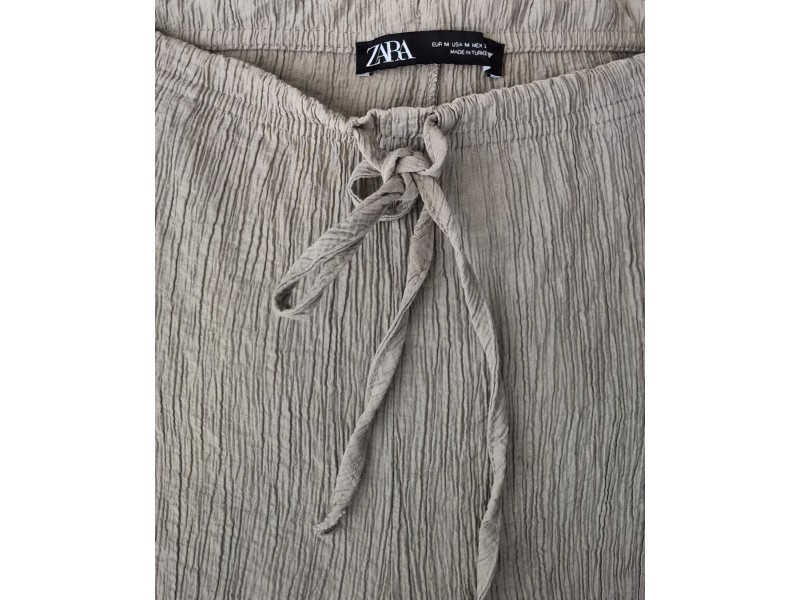 ZARA...LETNJE PANTALONE-KAO NOVE VEL.M