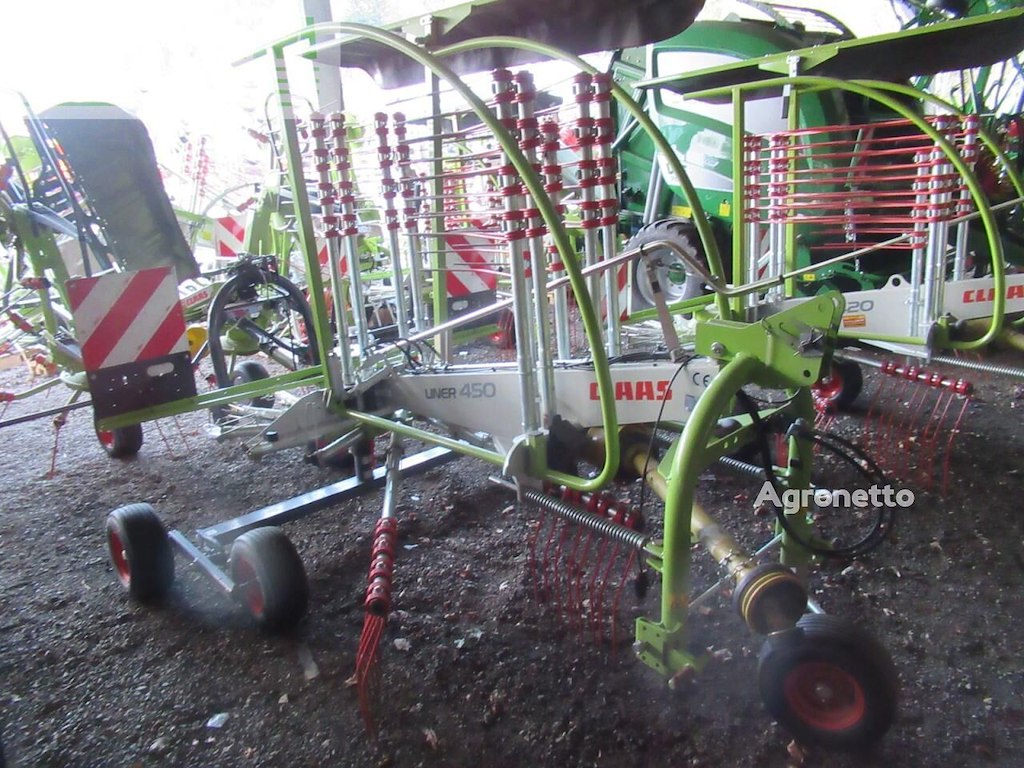 Claas claas liner 450 prevrtač sena