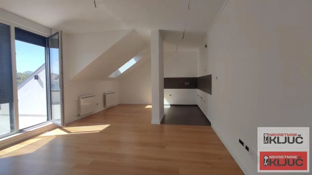 Prodaja, trosoban stan, 90m2, Petrovaradin, Novi Sad