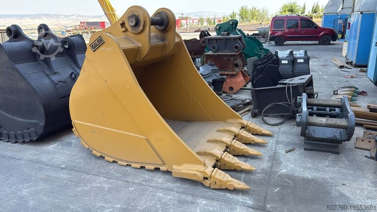 Kofu
Caterpillar 352 General Purpose Bucket