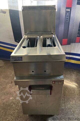 Plinska friteza sa 2 kade od 7L na ormariću
DIAMOND 6317741