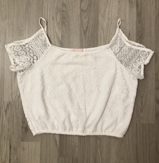 Bershka beli crop top