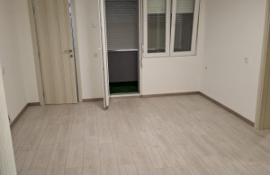 Agencija Maksimović prodaje dvosoban stan u blizini bolnice