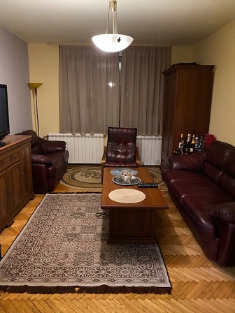 Prodajem cetvorosoban stan kod Gradske bolnice