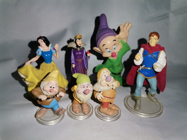 Lot 7 od Vintage Disney Snezana I 7 Patuljaka Figura