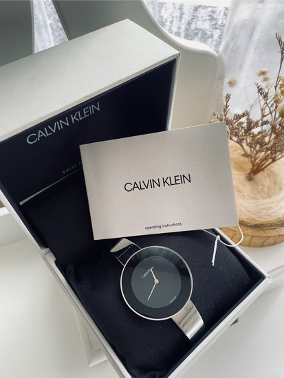 NOV CALVIN KLEIN SAT