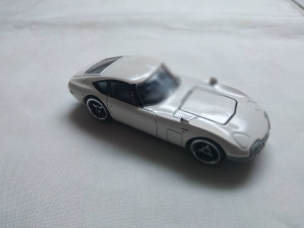 Majorette Toyota 2000GT,1:56 ocuvan.Imam jos autica iz ove serije