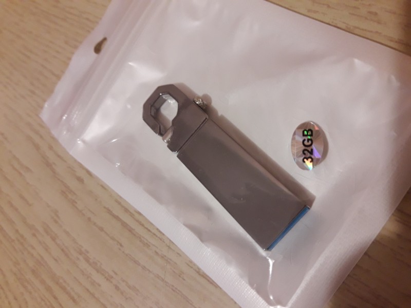 USB Flash memorija 32GB - NOVO