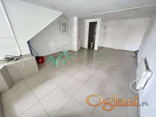 Novi Sad, Grbavica - Ulični lokal - realna površina 59 m2 = 1.430 eur/ m2 !