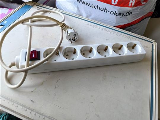 Produžni kabl,3x1.4m, 6 utičnica, sa prekidačem
