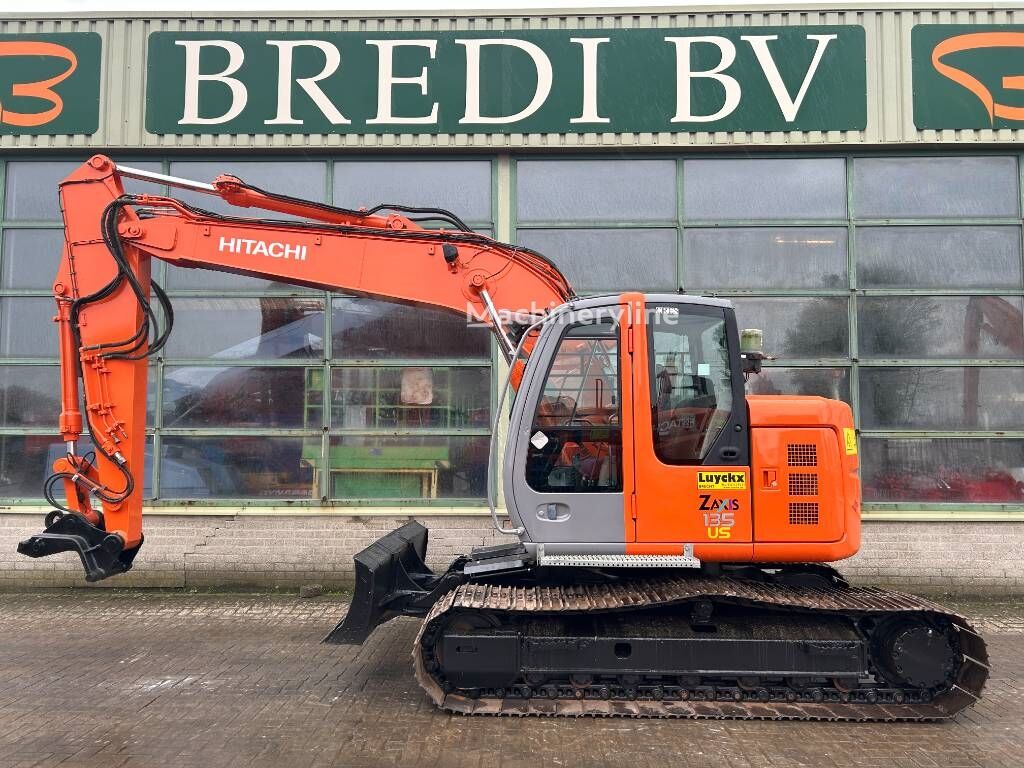 Hitachi ZX 135 US bager guseničar