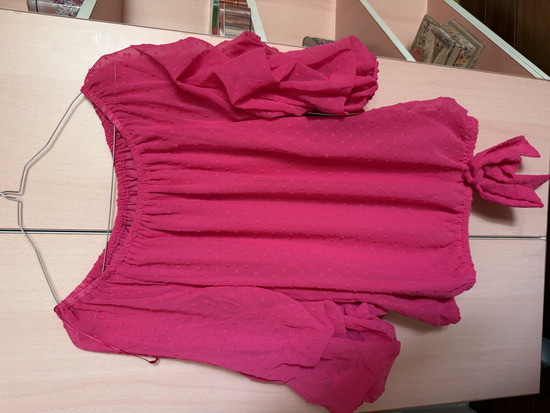 Prelepa pink bluza