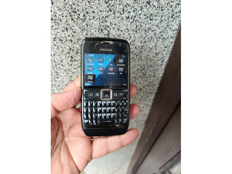 Nokia E71