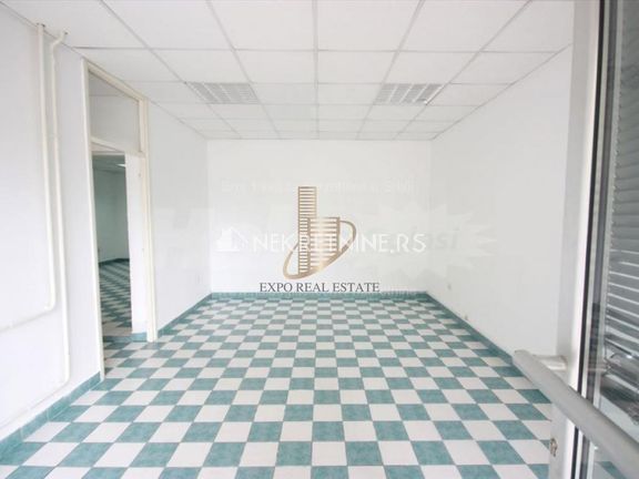 Lokal 54m2 -3.0 preko puta Arene
