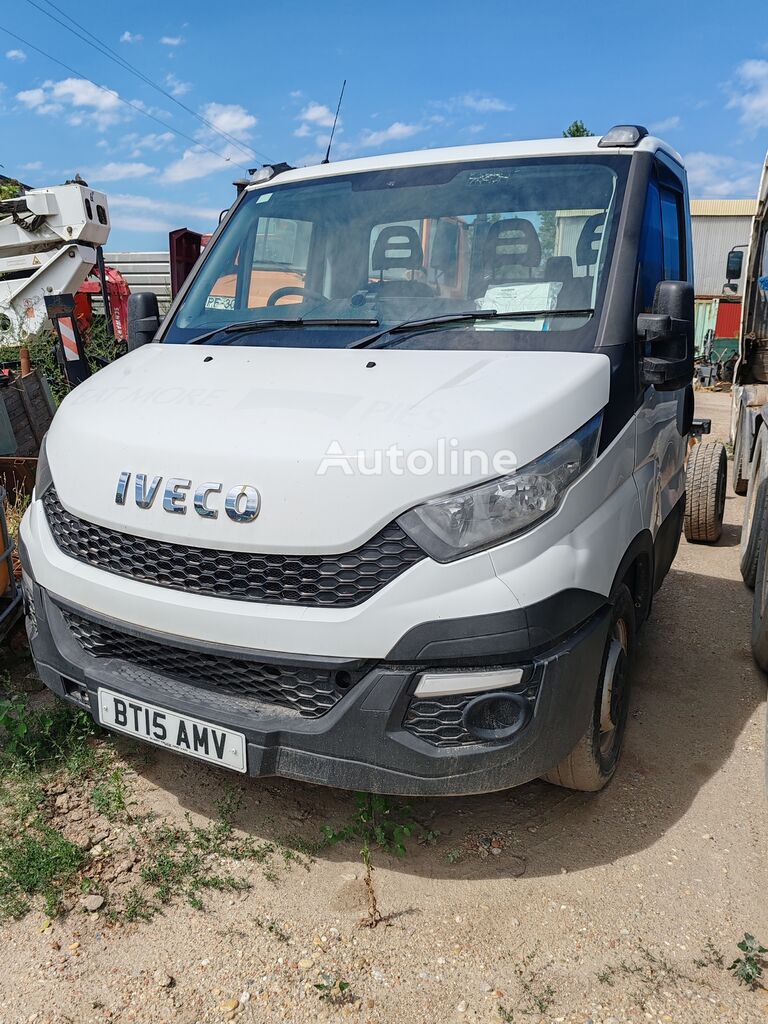 IVECO Daily 35-130 kamion s ravnom platformom < 3.5t