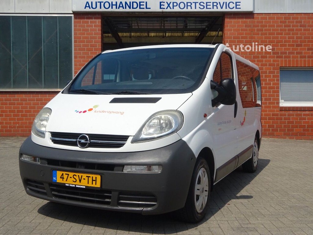 Opel Vivaro kombi minibus