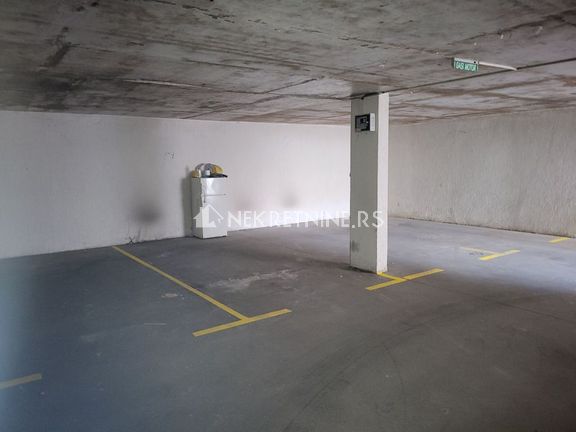 Marka Oreškovića, garažno mesto 12m2