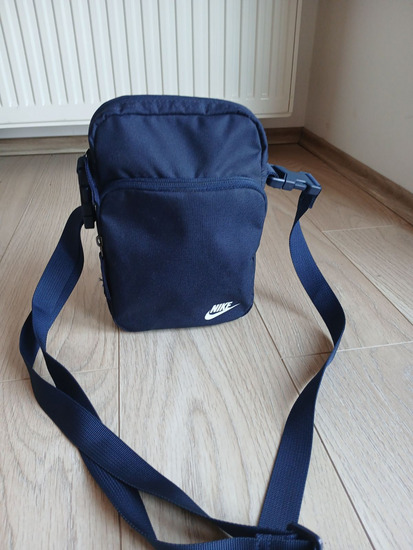 Muska torbica NIKE - kao Nova