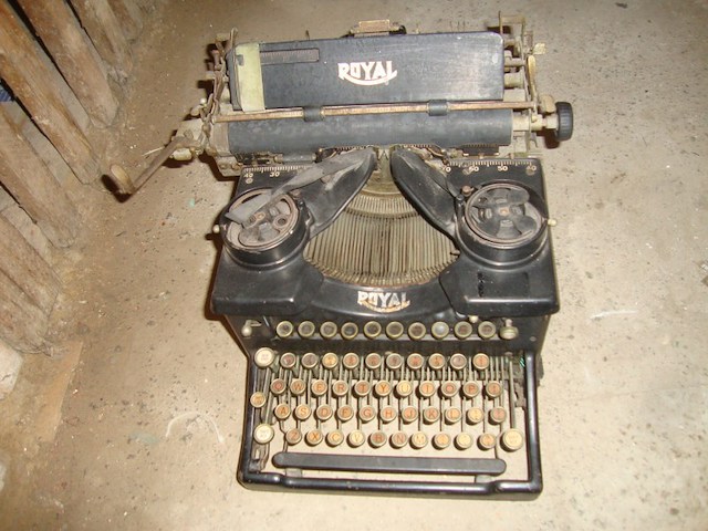ROYAL pisaca masina