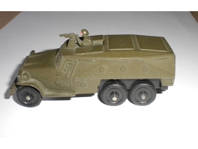 (Iv) SSSR vojna tehnika `BTR-152`