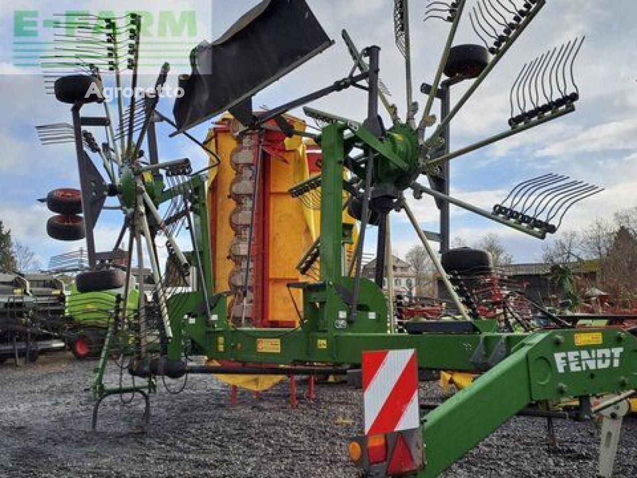 Fendt former 1603 prevrtač sena