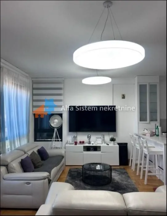 Izdavanje, četvorosoban stan, 76m2, Stari Grad, Beograd