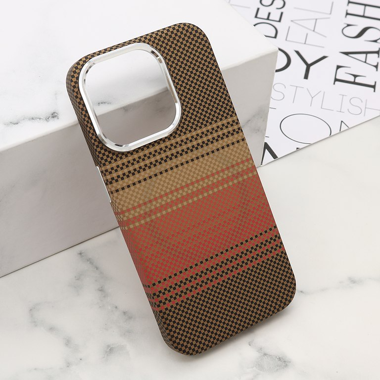 Zastitna maska (futrola) UrbanMesh MagSafe - iPhone 15 Pro (6.1) DZ05 (MS)