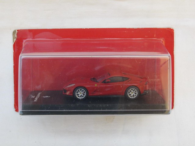 1:64 IXO ferrari 812 superfast