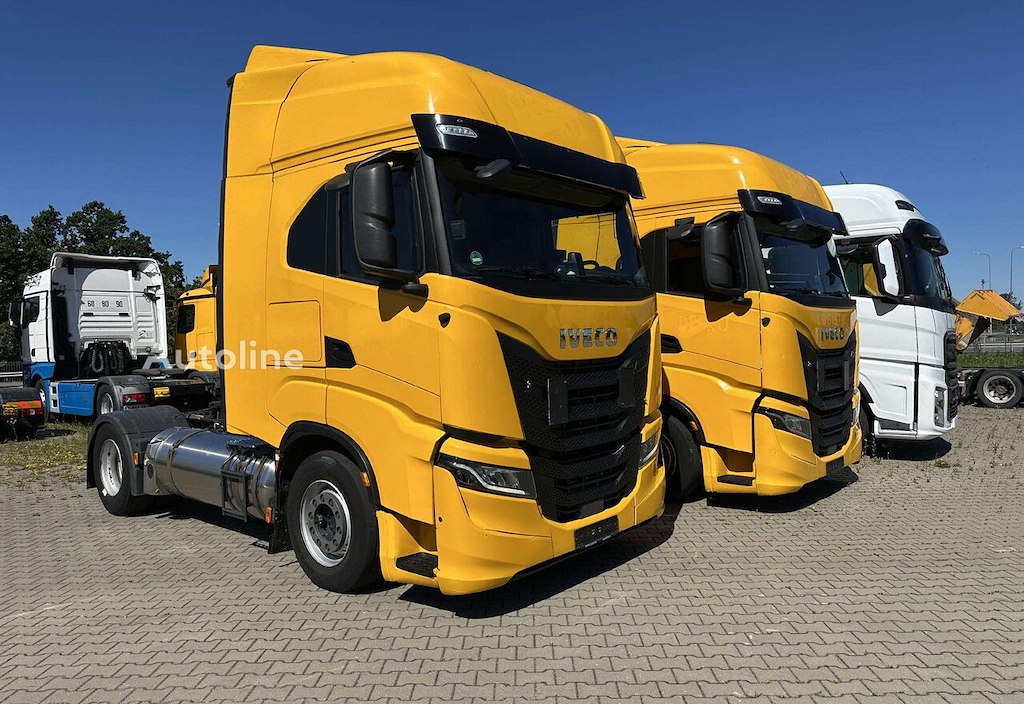IVECO Stralis LNG 460 tegljač