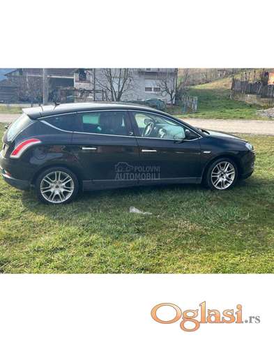Lancia delta Bocna stakla