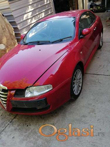 Alfa Romeo GT levo krilo